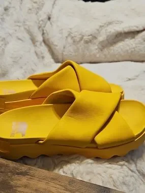 Sorel | Shoes | Sorel Womens Yellow Crossband Platform Slide Sandals ...